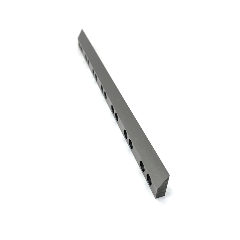 Customized straight cutting blade for packaging industry