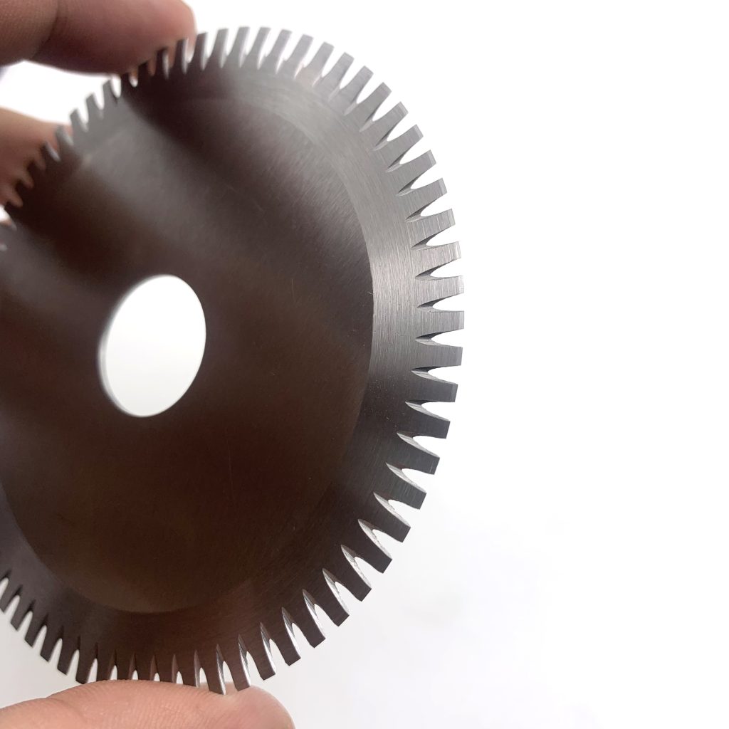 72 toothed bias cutter saw blade serrated knife